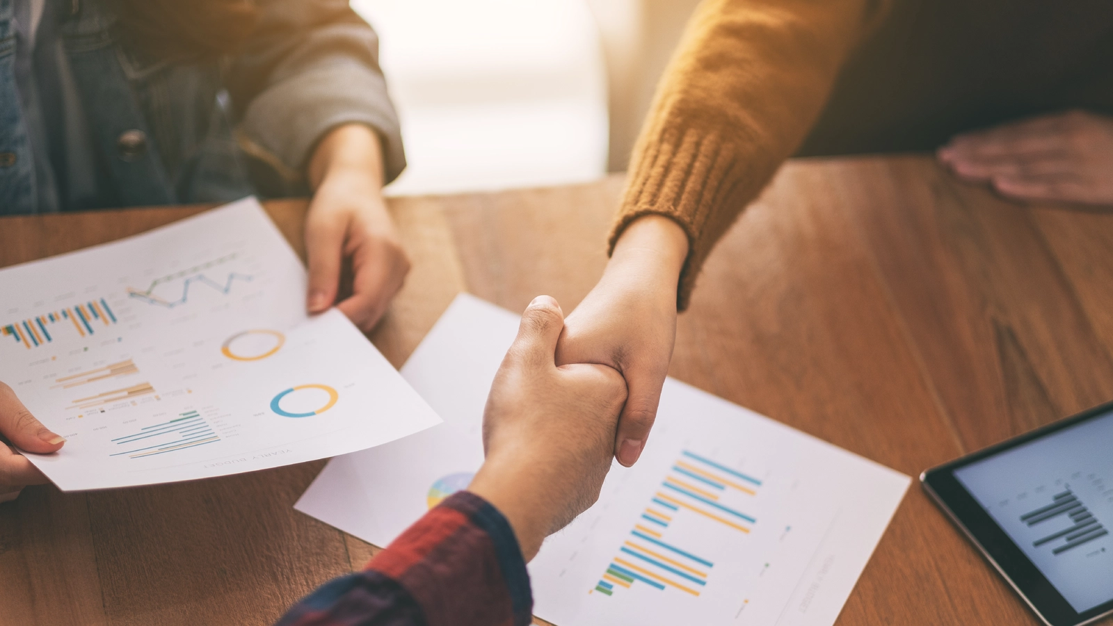 Marathon Nextgen Raises ₹900 Cr via QIP to Cut Debt, Expand