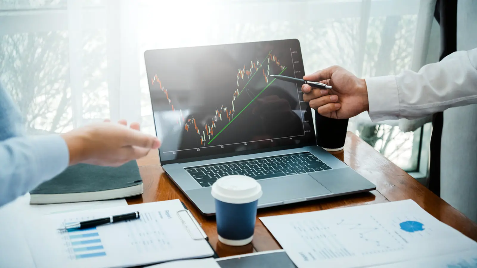 Patel Retail Lists at ₹300, Up 17.65% Over IPO Price