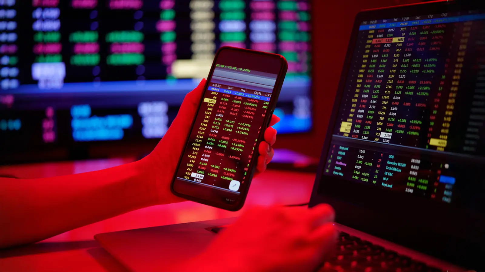 Saatvik Green Energy Lists at ₹465, Slips Below Issue Price