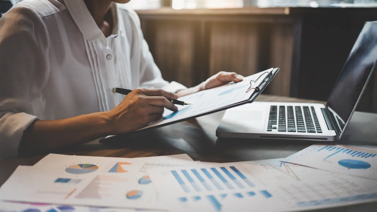 LIC Housing Finance Q2FY26 Profit Rises 2% to ₹1,354 Cr; Loan Book Up 6%